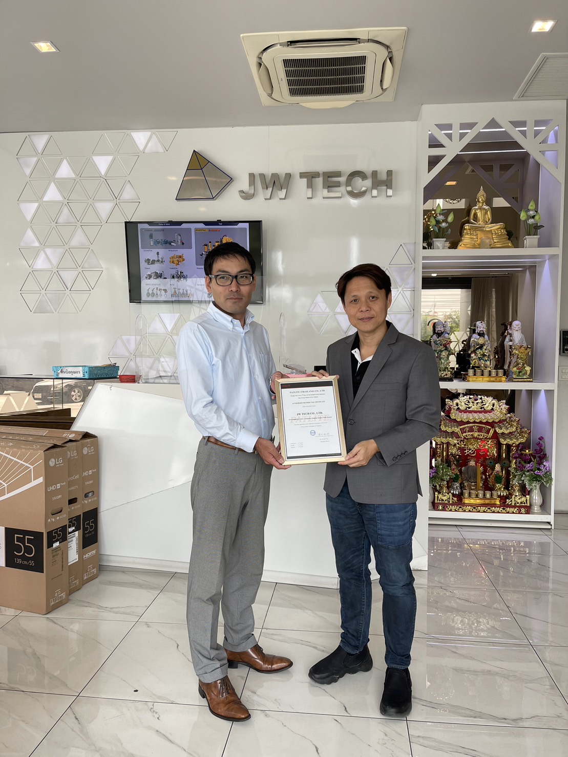 เราเป็นตัวแทนอย่างเป็นทางการ ภายใต้แบรนด์ PATLITE